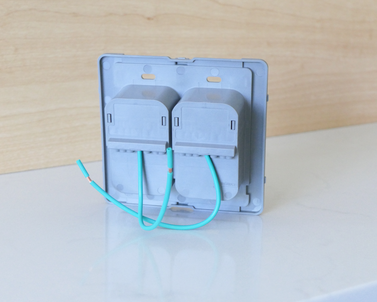 Quick Wire Backplate & Faceplate with Single Pole Simple Rocker Switch ...